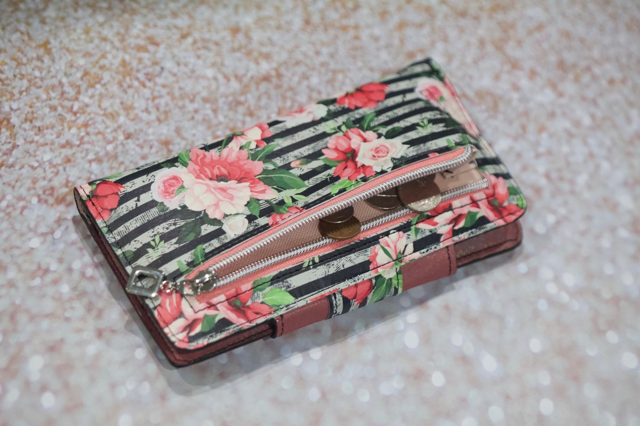Faith Clutch PDF sewing pattern (includes SVGs) – Cherishing Today Designs
